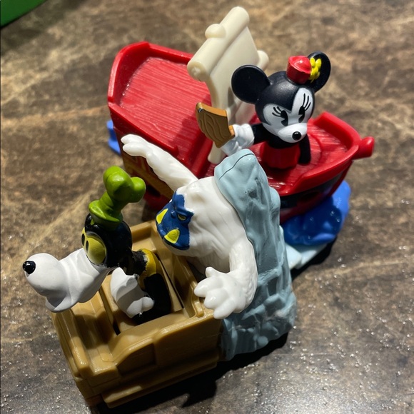 Disney | Toys | Disney Minnie Mouse Pirate Ship Playset Goofy Train ...